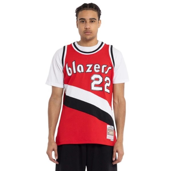 Mitchell & Ness Portland Trail Blazers Clyde Drexler 1983/84 Swingman ...