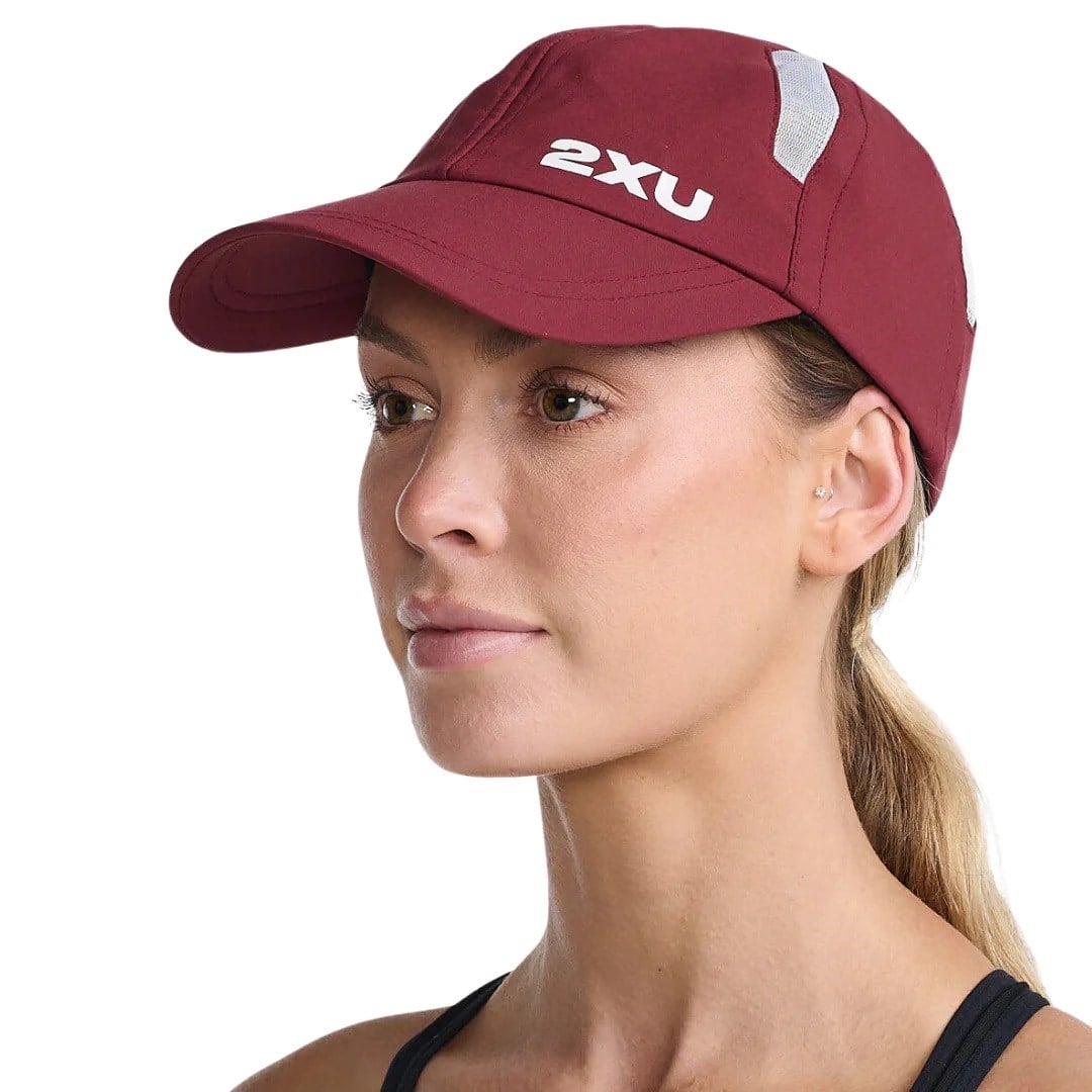 2XU Running Cap - Truffle/White | RunDNA